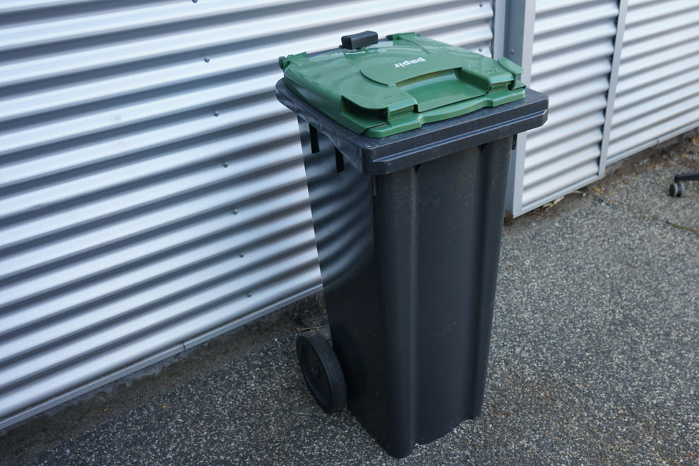 Affaldscontainer 140 liter grøn med hjul | Udendørs skraldespand ...
