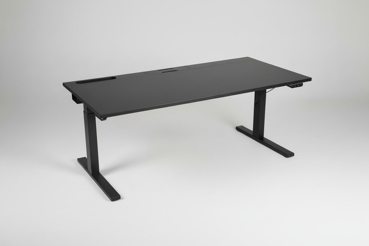 IKEA hæve-sænkebord sort – skrivebord med kabelbakke – Kontorgaarden